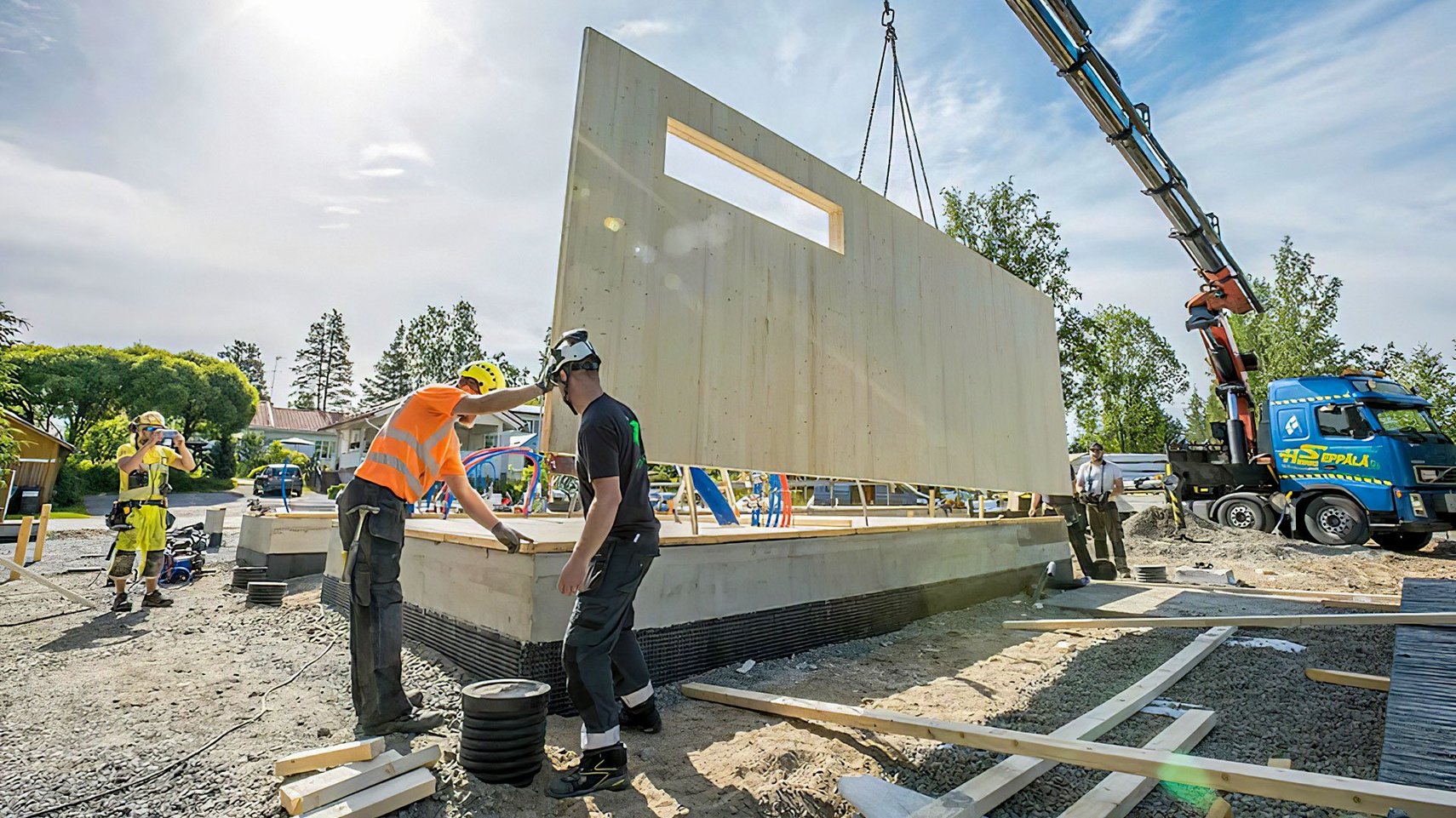 CLT fire protection according to fire class B-s1, d0 requirements